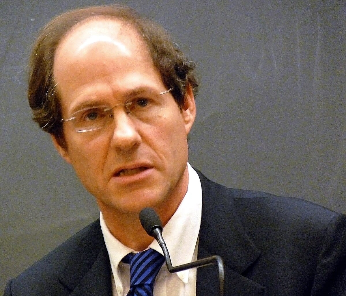Liberalism or Inertia? Cass Sunstein's "Liberalism: In Defense of Freedom"